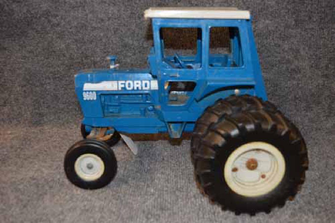 FORD TOY TRACTOR