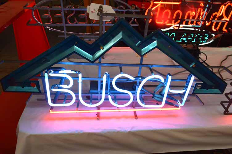 BUSCH NEON LIGHT UP SIGN - Nov 12, 2022 | Meissner's Auction Service in NY