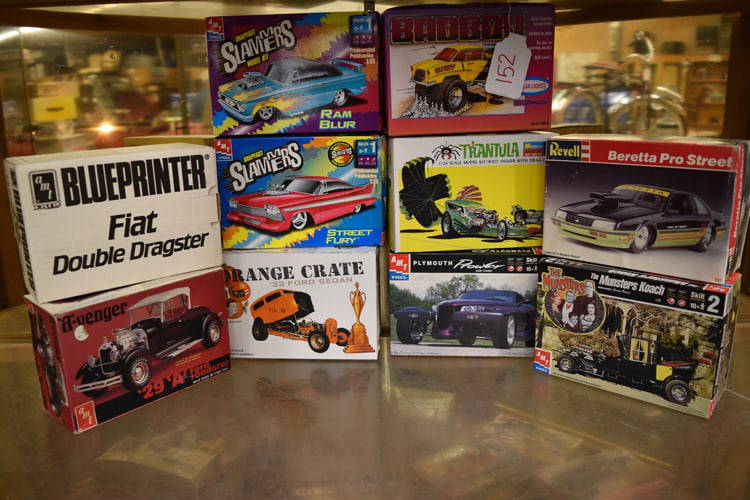 (10) Model Kits Auction