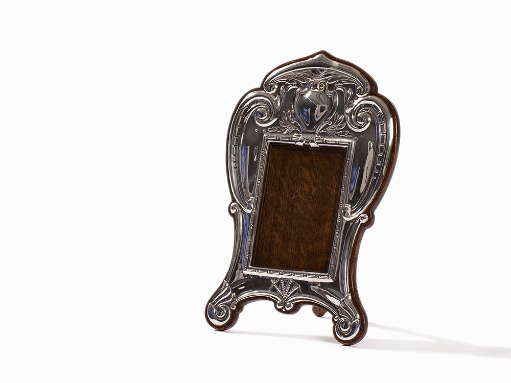 Robert Pringle & Sons, Large Silver Frame, UK, 1909