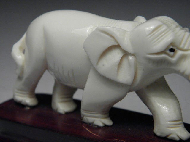 270: FOUR MINIATURE CARVED IVORY ANIMALS : Lot 270