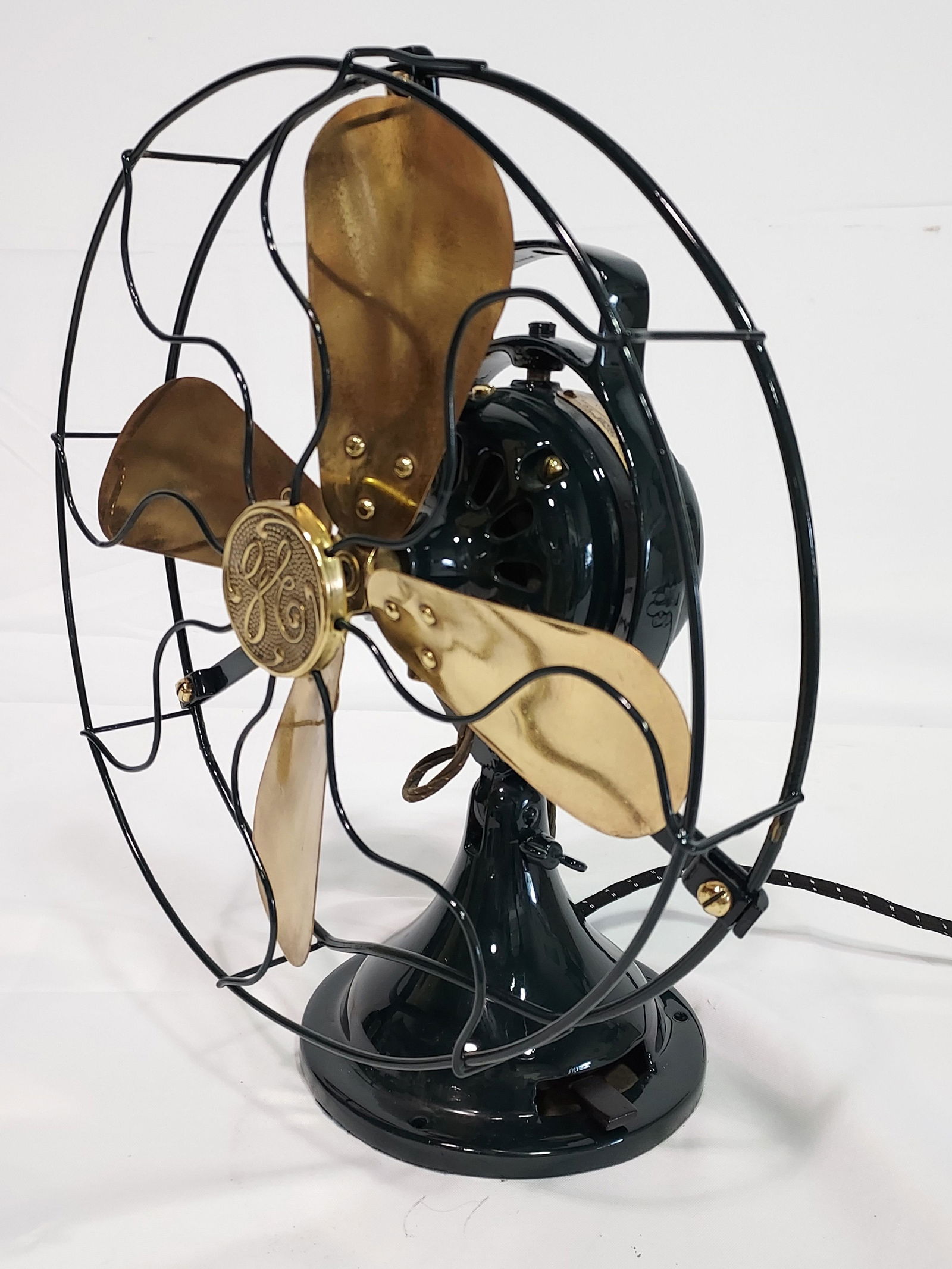 Vintage Early 20th C Ge 12" Oscillating Table Fan