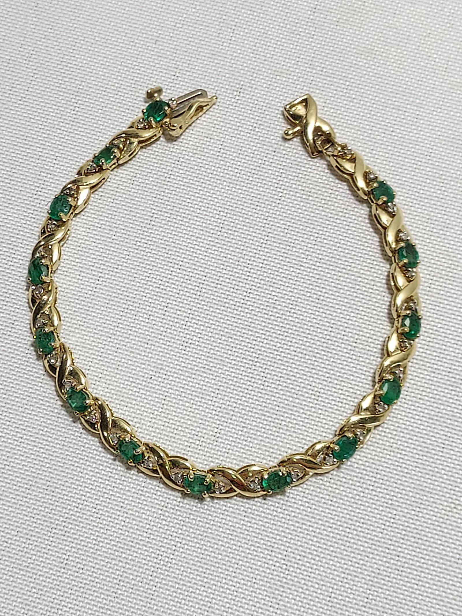 Hj90 Emerald And Diamond 14k Bracelet Auction