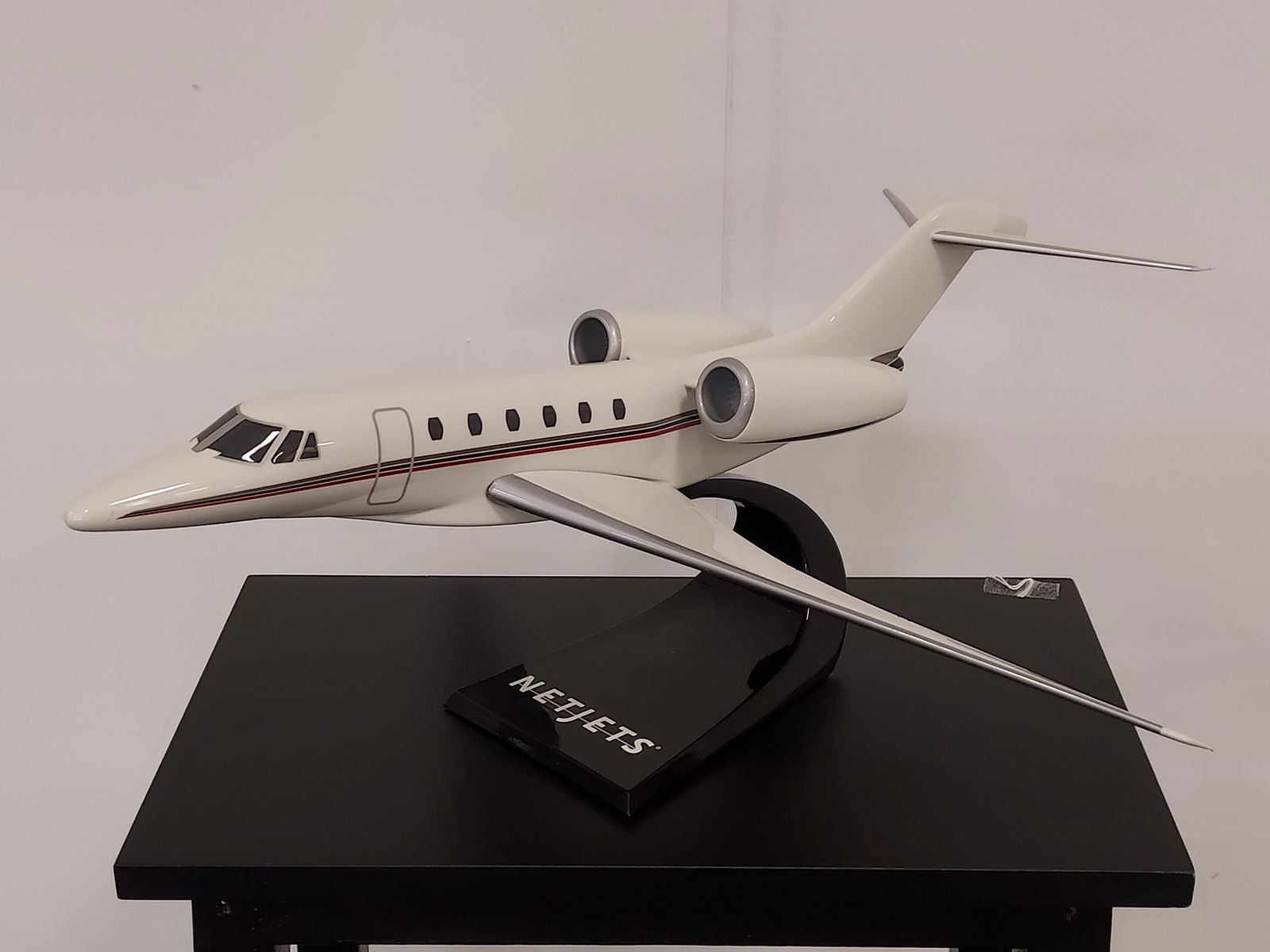 H1496 Netjets Cessna Model Plane Aircraft Auction