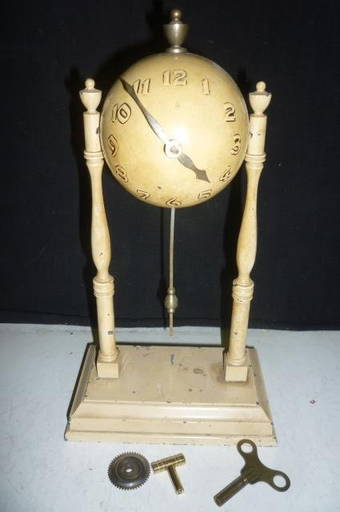 Clock: Round Globe With "gcc Des. Pat. 99.999 6646" Mar