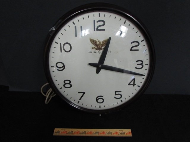 GENERAL ELECTRIC VINTAGE WALL CLOCK