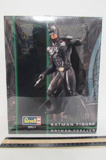 BATMAN FIGURE MODEL KIT IN ORIGINAL PACKAGING,BATMAN - Apr 12, 2014 ...