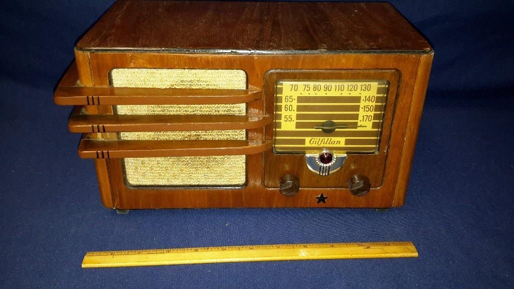 Vintage Gilfillan Radio