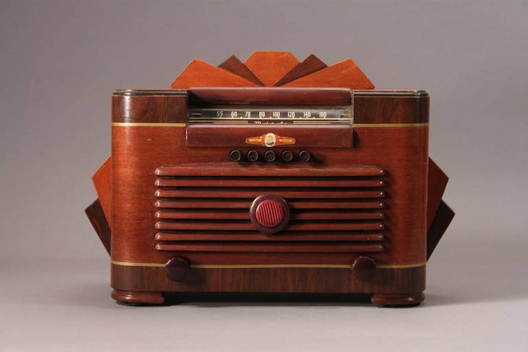 Vintage Motorola Aero Vane Radio