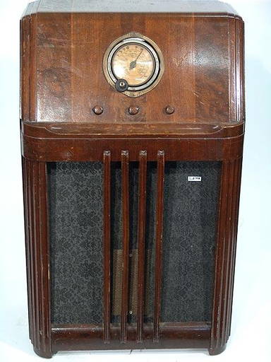 PHILCO MODEL 38-4 FLOOR MODEL RADIO - Dec 03, 2006 | Soulis Auctions in MO