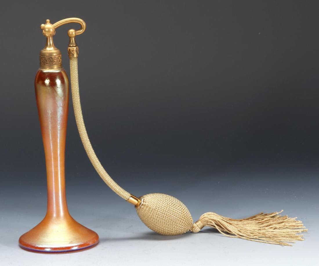 AN IMPERIAL ART GLASS ATOMIZER FOR DeVILBISS