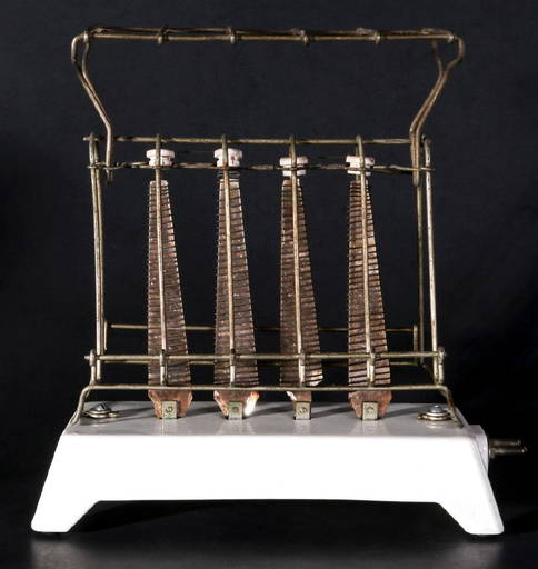 A General Electric Type D12 Porcelain Toaster