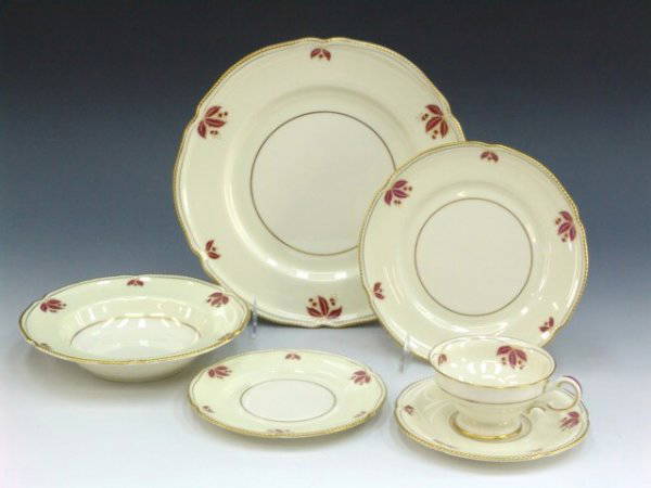 495: 64 PCS. CASTLETON CHINA - JUBILEE PATTERN - Mar 09, 2008 | Soulis ...