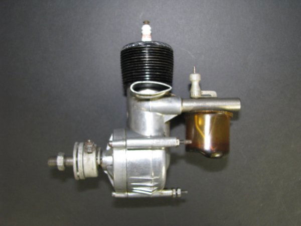 55: OHLSSON & RICE 19 SIDE PORT MODEL AIRPLANE ENGINE