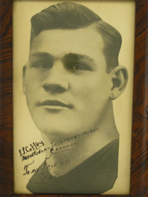 SIGNED PHOTO OF HEAVYWEIGHT BOXER JIM COFFEY