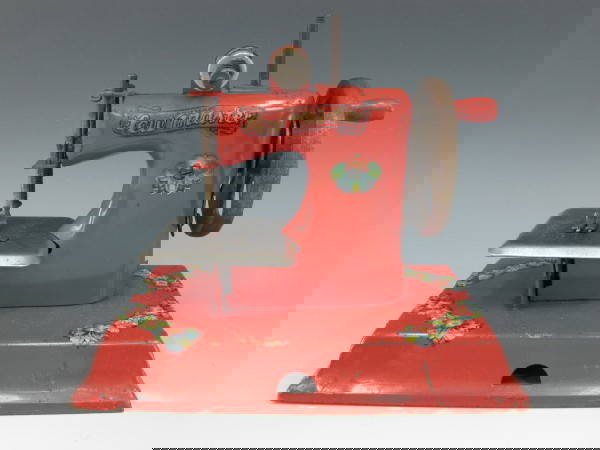 KAY AN EE SEW MASTER TOY SEWING MACHINE - Oct 16, 2010 | Soulis ...