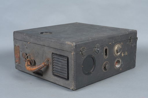 ACME PORTABLE PROJECTOR MODEL 12 TYPE F - Jan 15, 2011 | Soulis ...