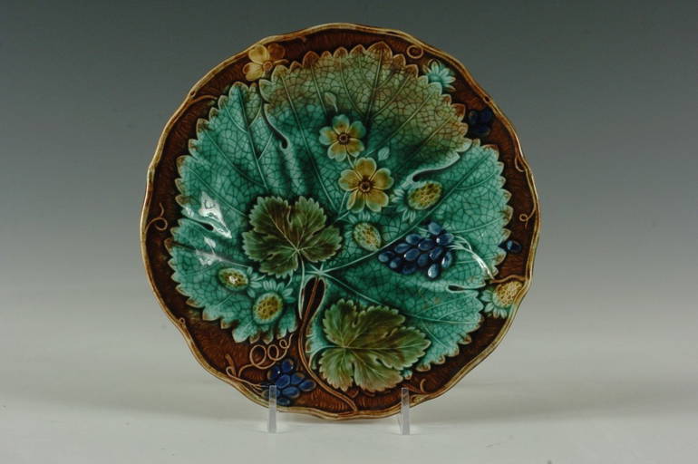 An Etruscan Majolica Leaf Pattern Plate