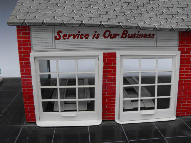 SHELL BRAND TIN TOY GAS STATION : Lot 117