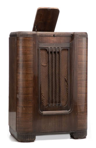 Philco 650 Series Model Console Radio With Hidden Dial