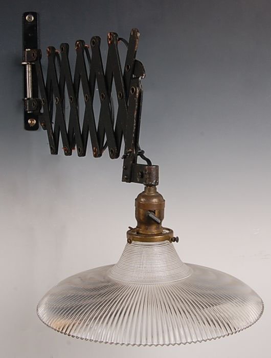 RAILROAD DEPOT WEBER SCISSOR ARM LIGHT