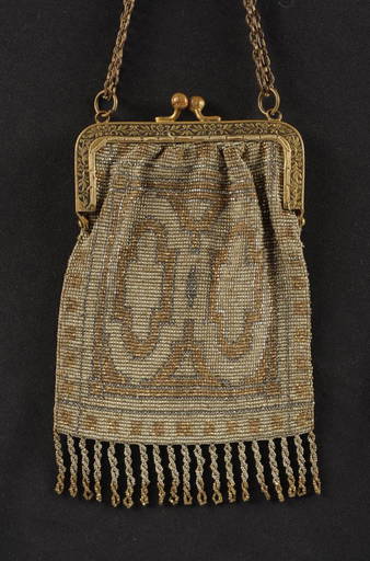 ANTIQUE FRENCH BEADED EVENING BAG - Feb 08, 2014 | Soulis Auctions in MO