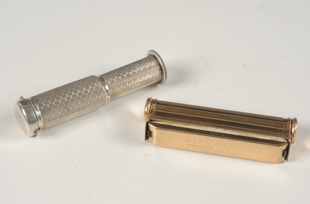 EVERSMART MANICURE COMPACT & A POP-UP MAKEUP BRUSH