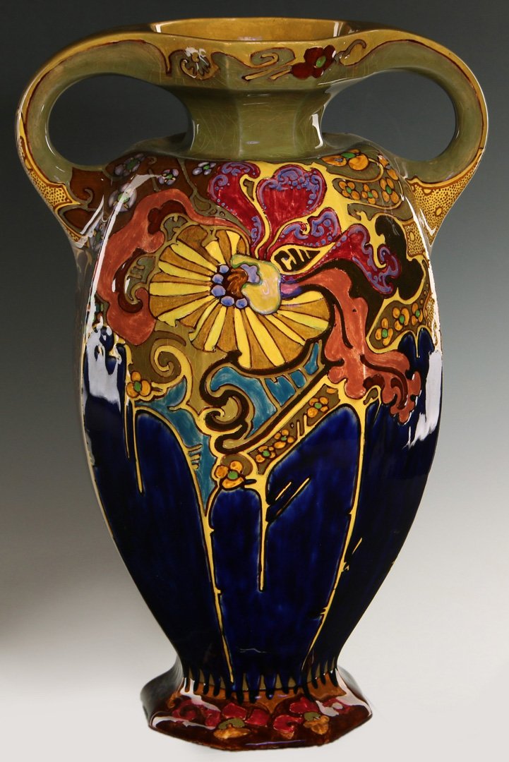 A ROZENBURG DEN HAAG GOUDA POTTERY VASE