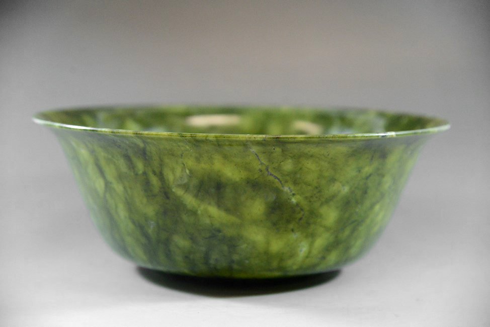 AN CHINESE LARGE JADE BOWL - May 11, 2013 | Americision Inc in CA