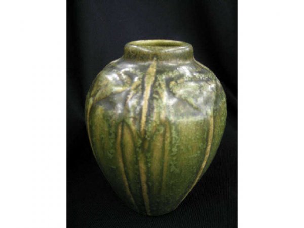 500: Early Van Briggle Art Pottery Vase, matte green - Feb 20, 2009 ...