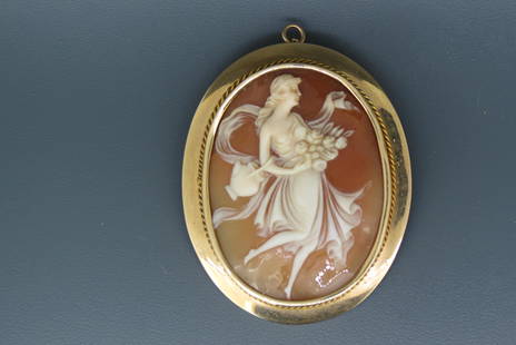 14k Yellow Gold Floral Cameo Brooch