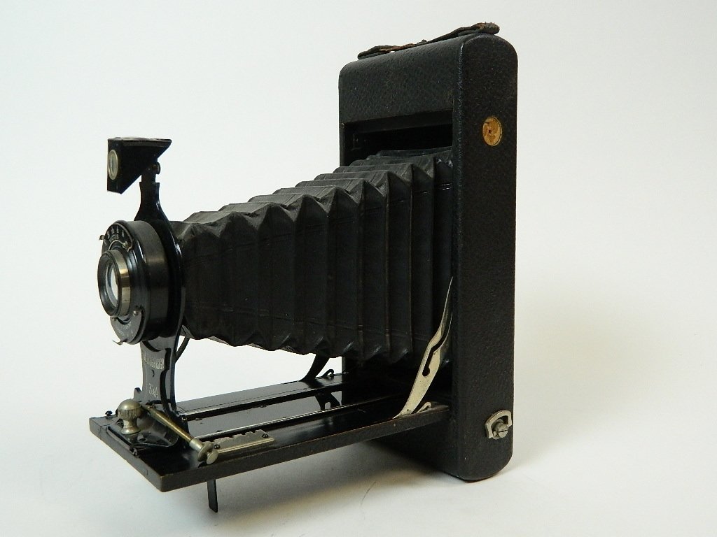 Vintage 3 1/4 "A "Folding Ensign Camera