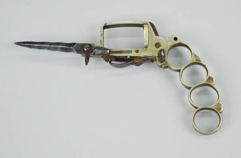 DOLNE APACHE KNUCKLE DUSTER - Apr 25, 2013 | Grogan & Company in MA