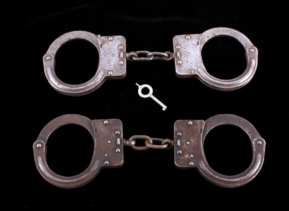 Crockett & Kelly Handcuff Collection with Key