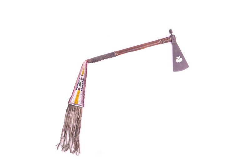 Crow Stylized Heart Cutout Pipe Tomahawk 1870