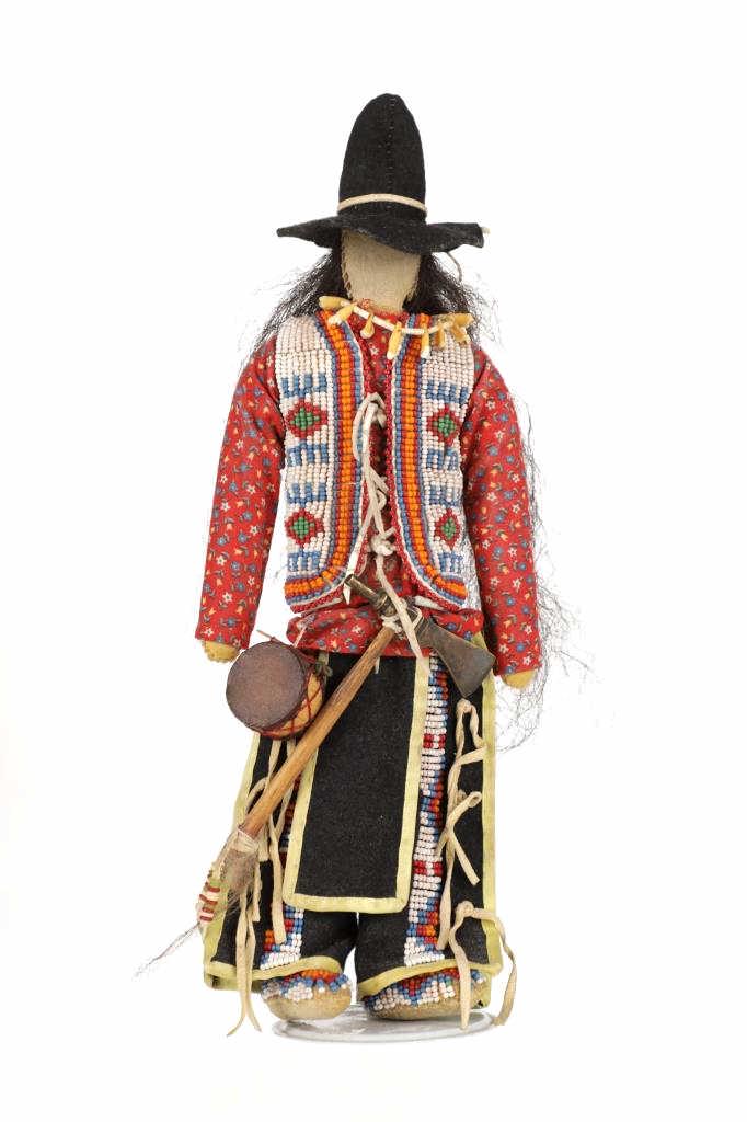 Crow Indian Exquisitely Beaded Doll w/ Tomahawk - Oct 22, 2022 | North ...