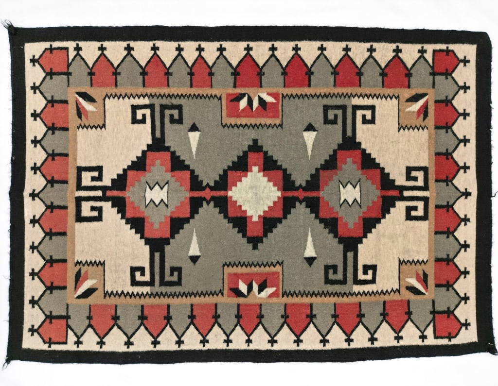 Custom Navajo Bistie Or Teec Nos Pos Style Rug Auction