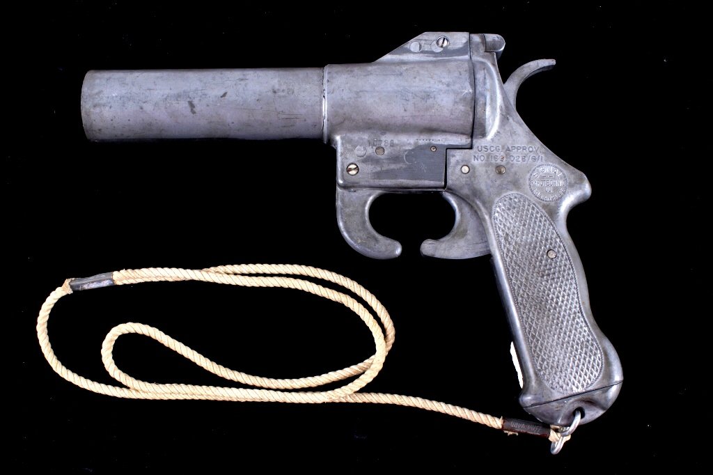 WWII US Navy Signal Pyrotechnic Flare Gun This is