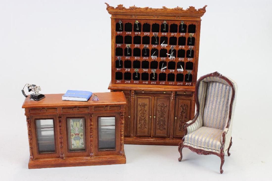 Hotel Registration desk; Registration desk; Porter's