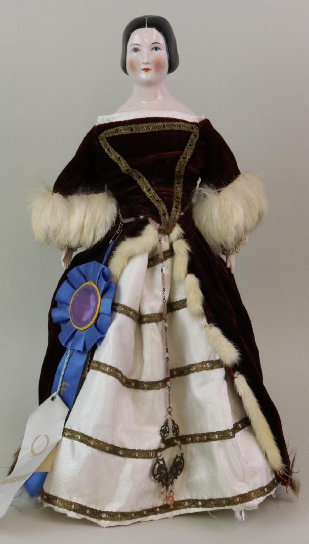 LOT OF CHINA/PARIAN DOLL(S). - Apr 03, 2019 | Alderfer Auction in PA
