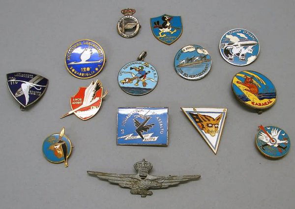 2037: Grouping of World War II Italian Aviation Badges/