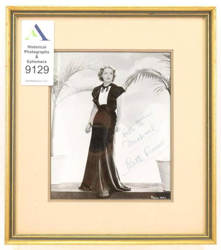 Autograph of Actress Bette Davis - Aug 09, 2022 | Alderfer Auction in PA
