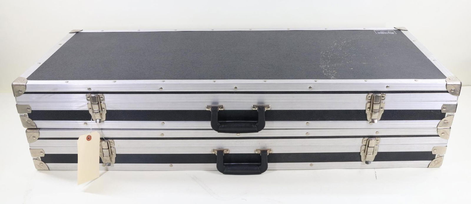 Roadie Guitar Cases Auction