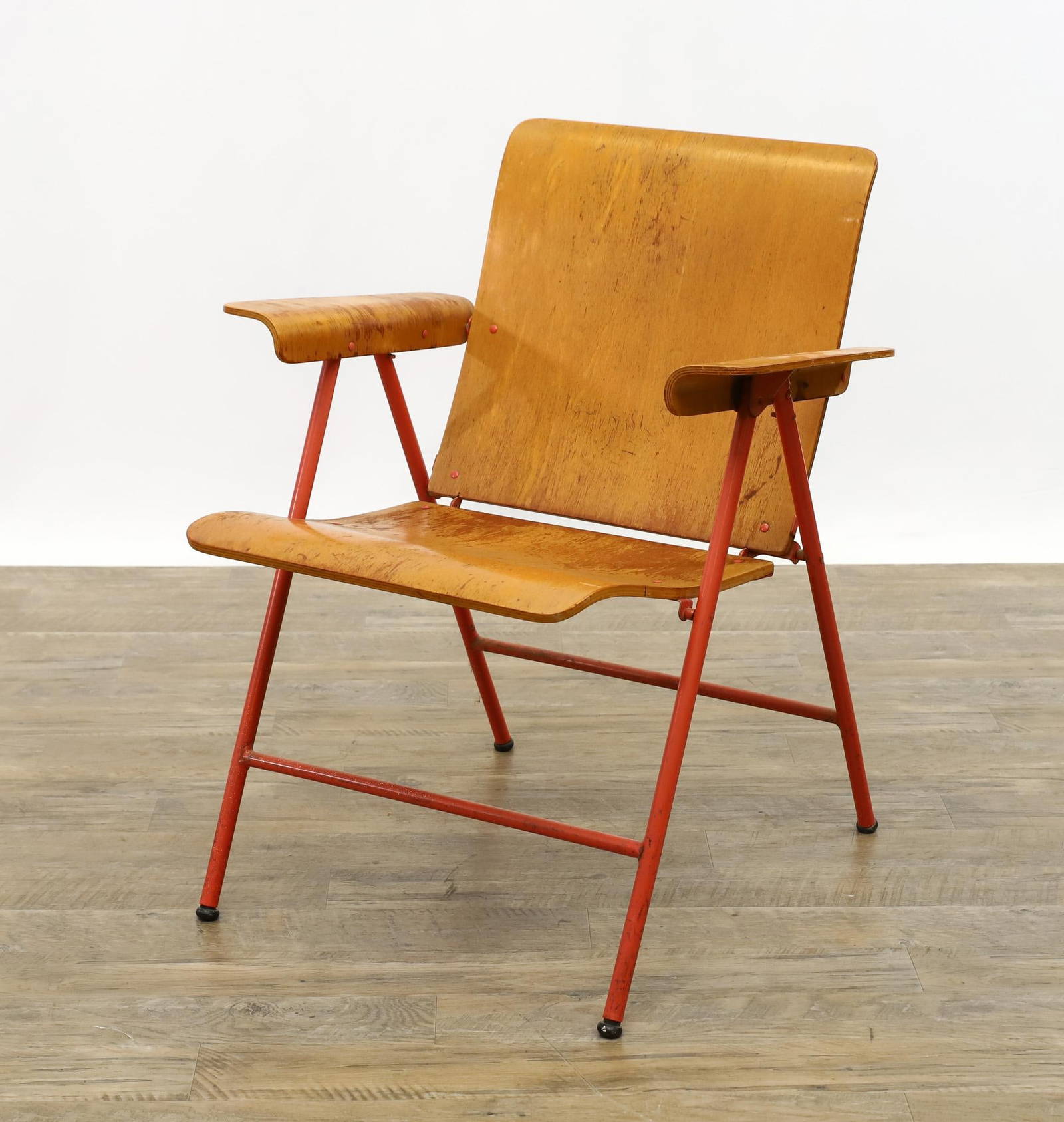 Russel Wright For Shwayder Bros. Samson Folding Chair Auction