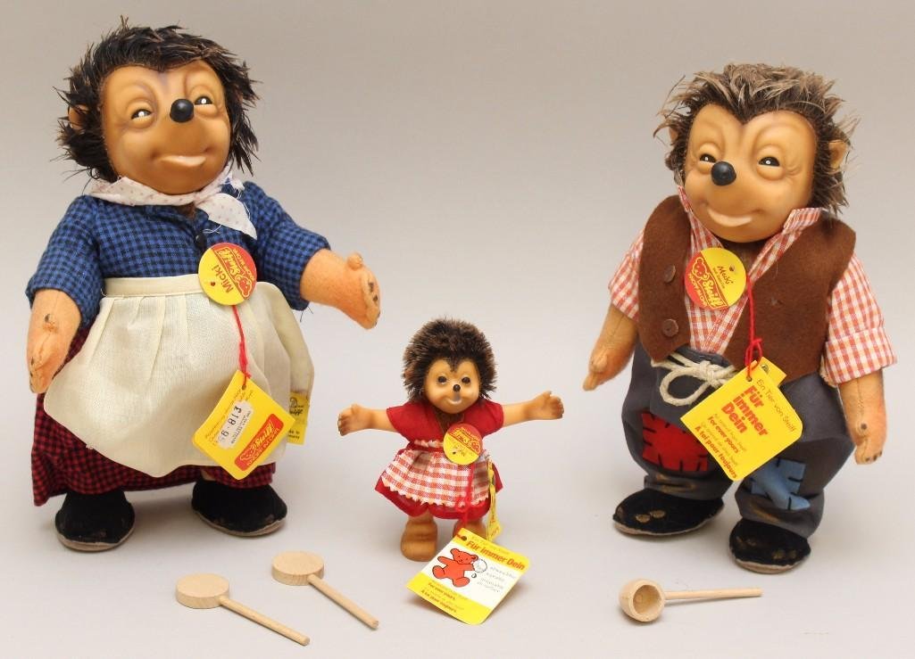 Lot Of Steiff Tagged "mucki", "micki", "mecki".