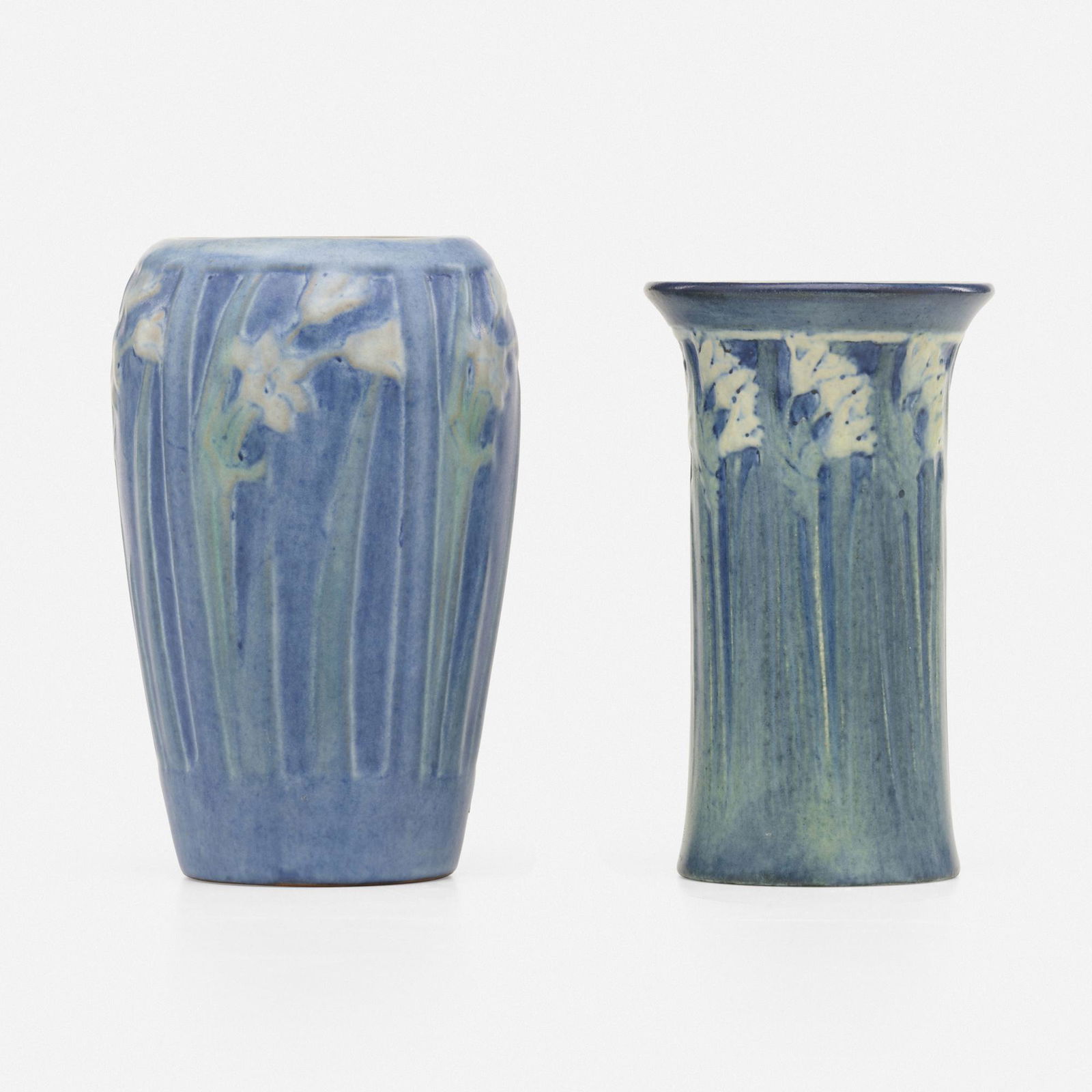 Newcomb College Pottery, Vases, set of two (#0120) on Jan 19, 2023 ...