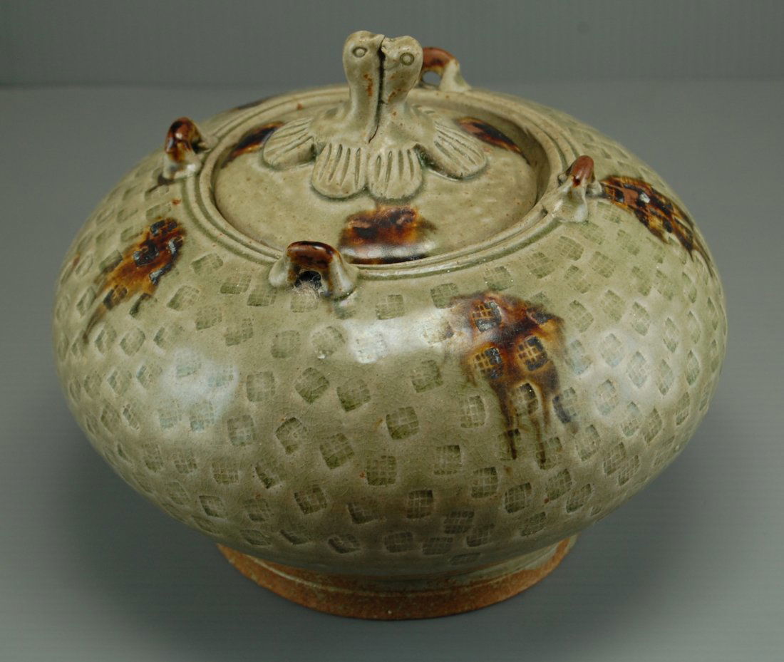 Rare Tang Dynasty Yue Yao Lidded Guan with Bird Finial - Jan 10, 2015 ...
