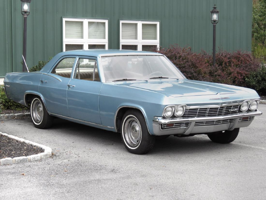 1965 CHEVROLET BISCAYNE, 4 DR, 6 CYCLE, STANDARD TRANS,