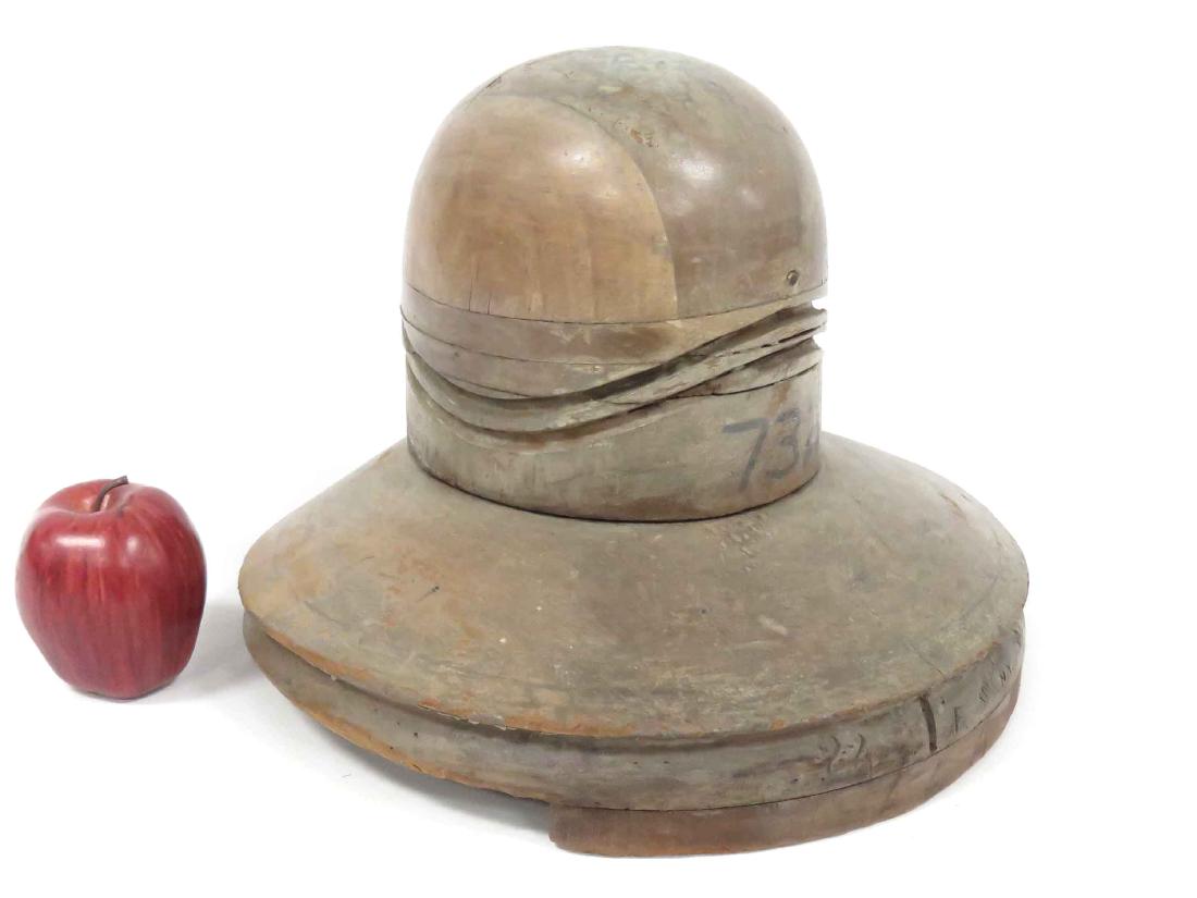 VINTAGE CARVED WOOD HAT FORM/BLOCK