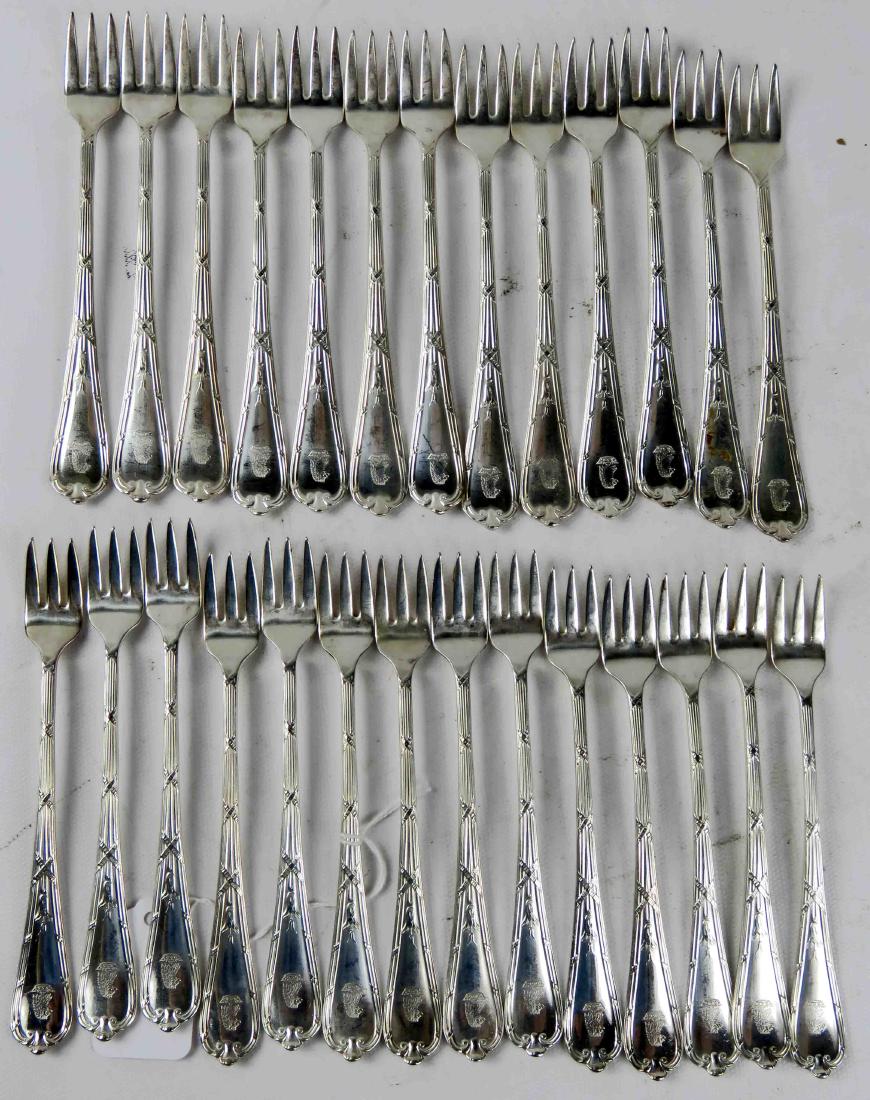 SET (27) R. WALLACE TRIPLE SILVER PLATE "RITZ CARLTON